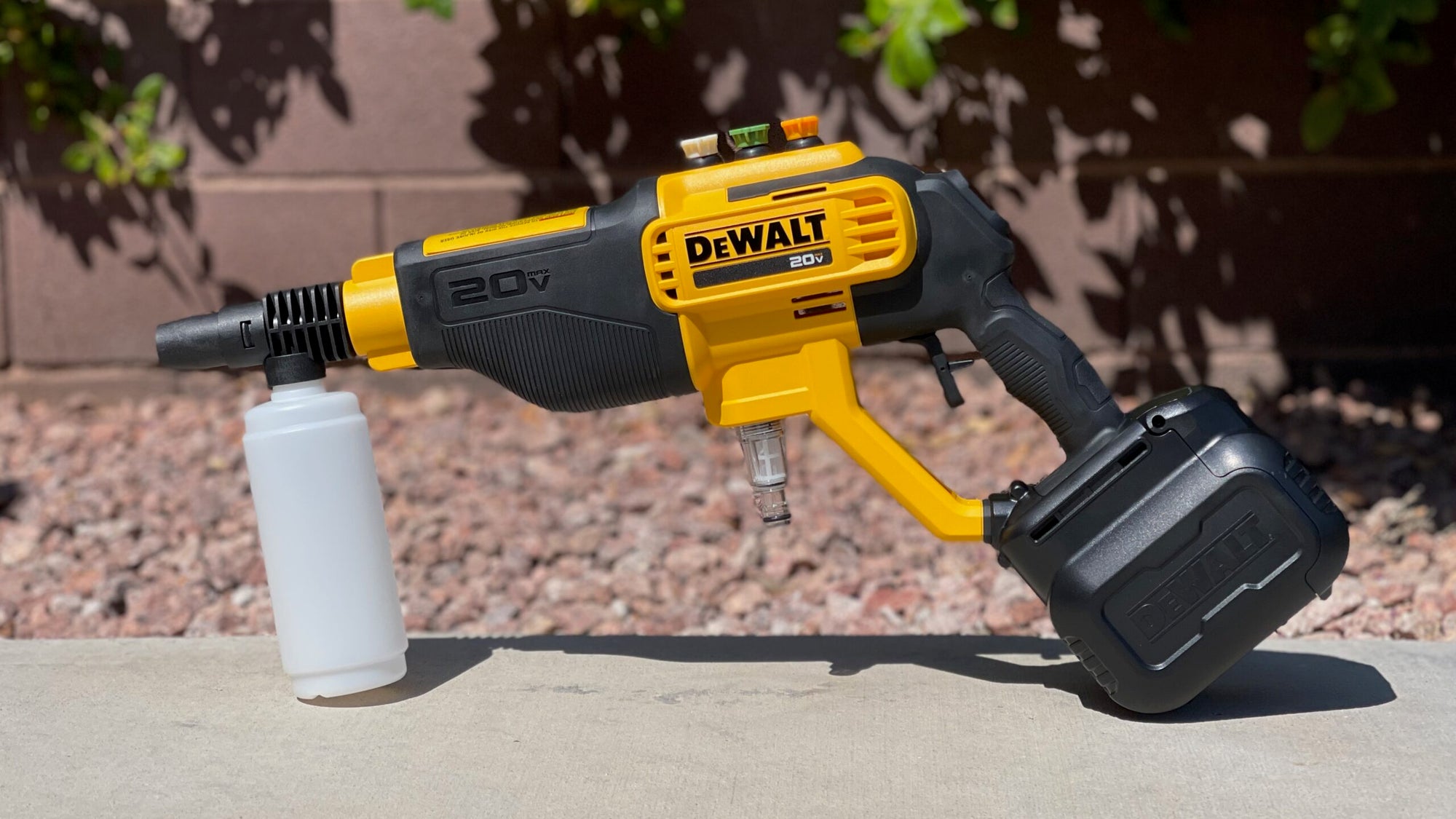 DeWalt 20V akumulátorová tlaková myčka - CarsMag.eu